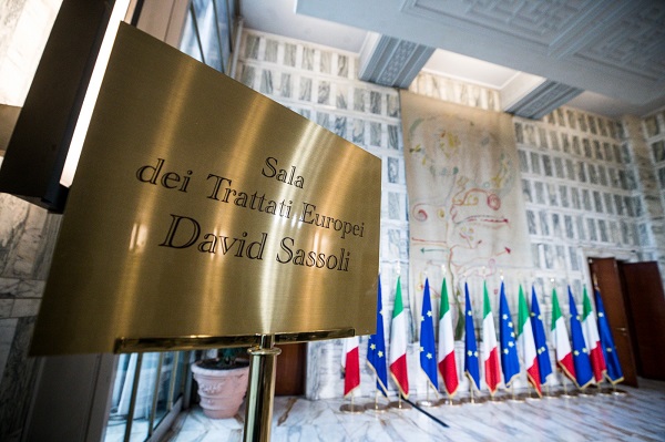 Intitolazione Della Sala Dei Trattati Europei Della Farnesina A David