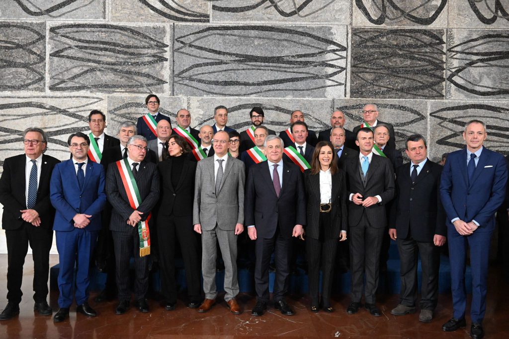 Presentation of the “Nutrinform Battery” food labelling system, the ...